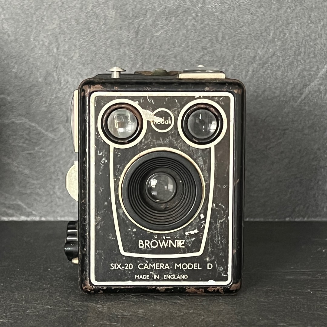 Kodak Brownie 620 camera model d, Photography, Cameras on Carousell