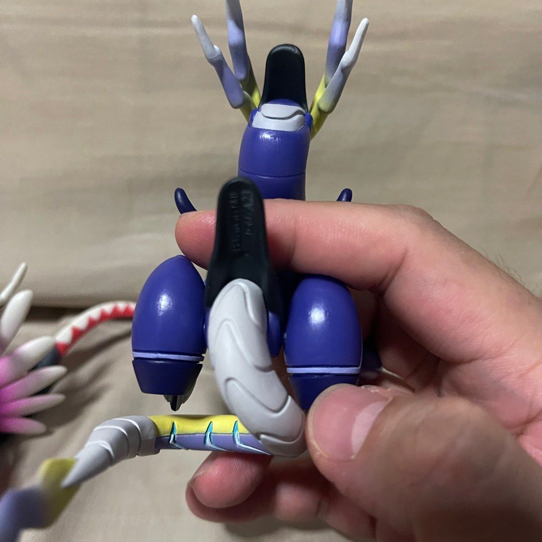 Miraidon / Koraidon [BRAND NEW] 12-13cm BNIB Moncolle Pokemon Figurine ...