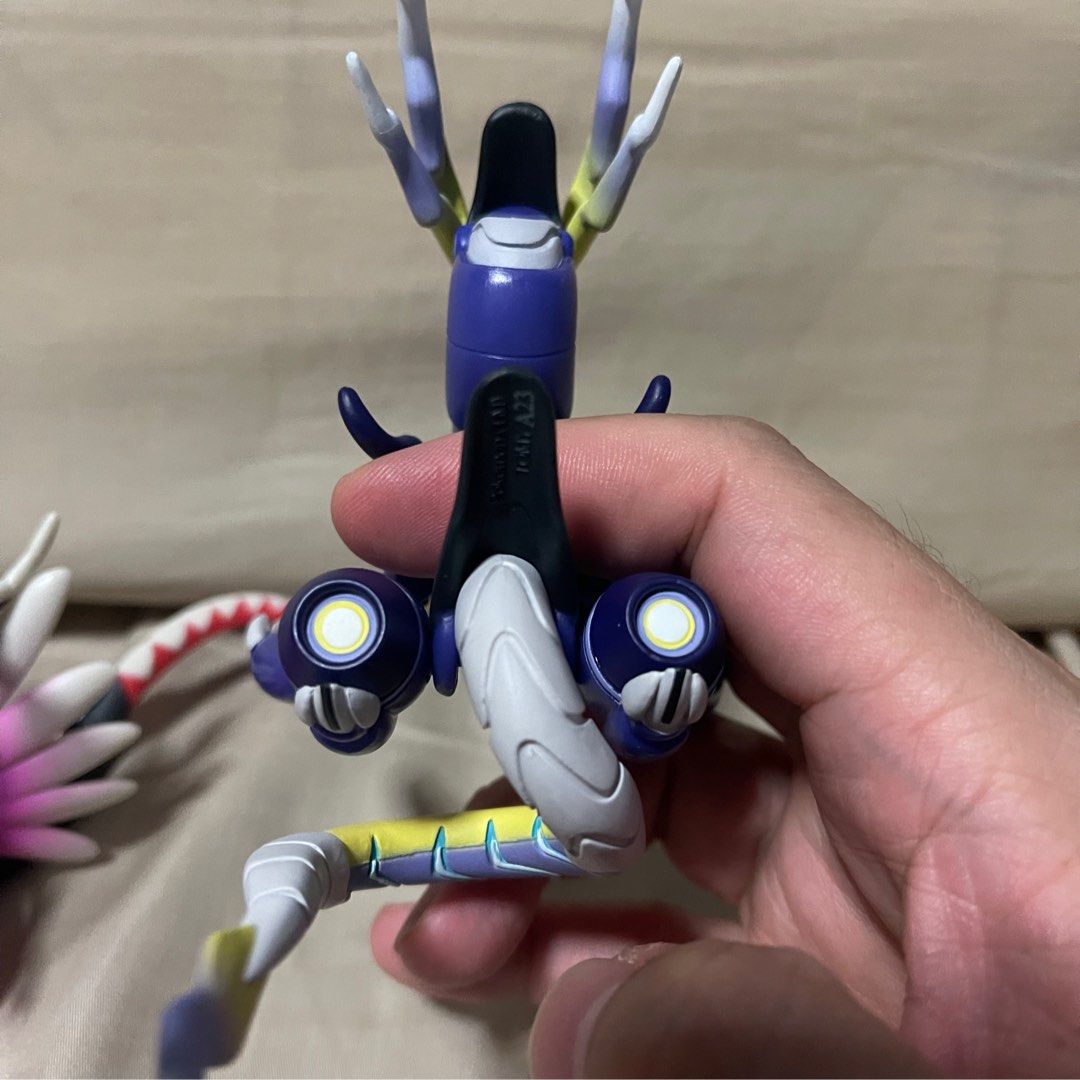Miraidon / Koraidon [BRAND NEW] 12-13cm BNIB Moncolle Pokemon Figurine ...