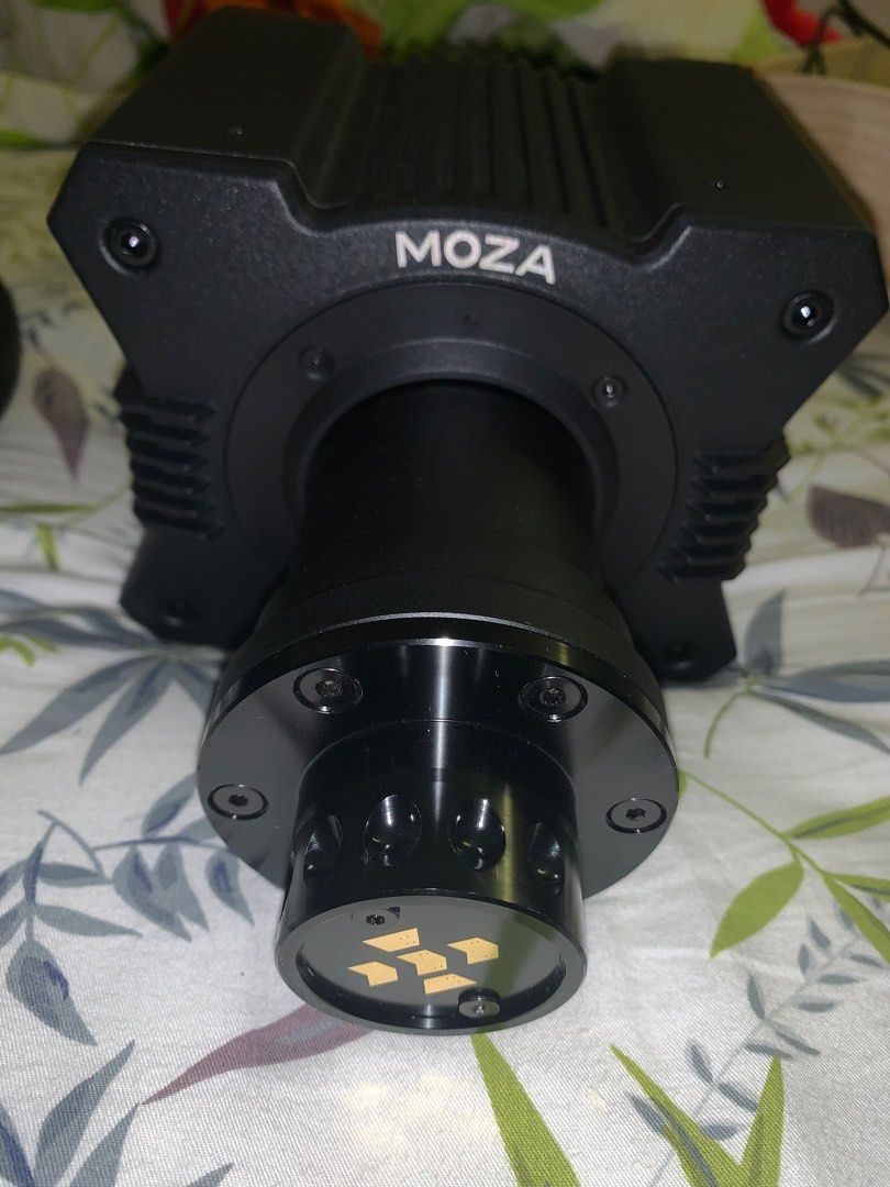 MOZA R9+CS WHEEL not logitech thrustmaster fanatec, 電子遊戲, 遊戲機配件, 手掣 - Carousell