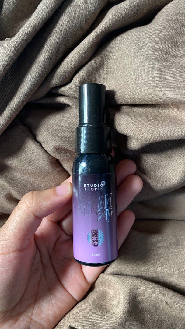 Studio Tropik Dream Setter Setting Spray, Kesehatan & Kecantikan, Rias ...