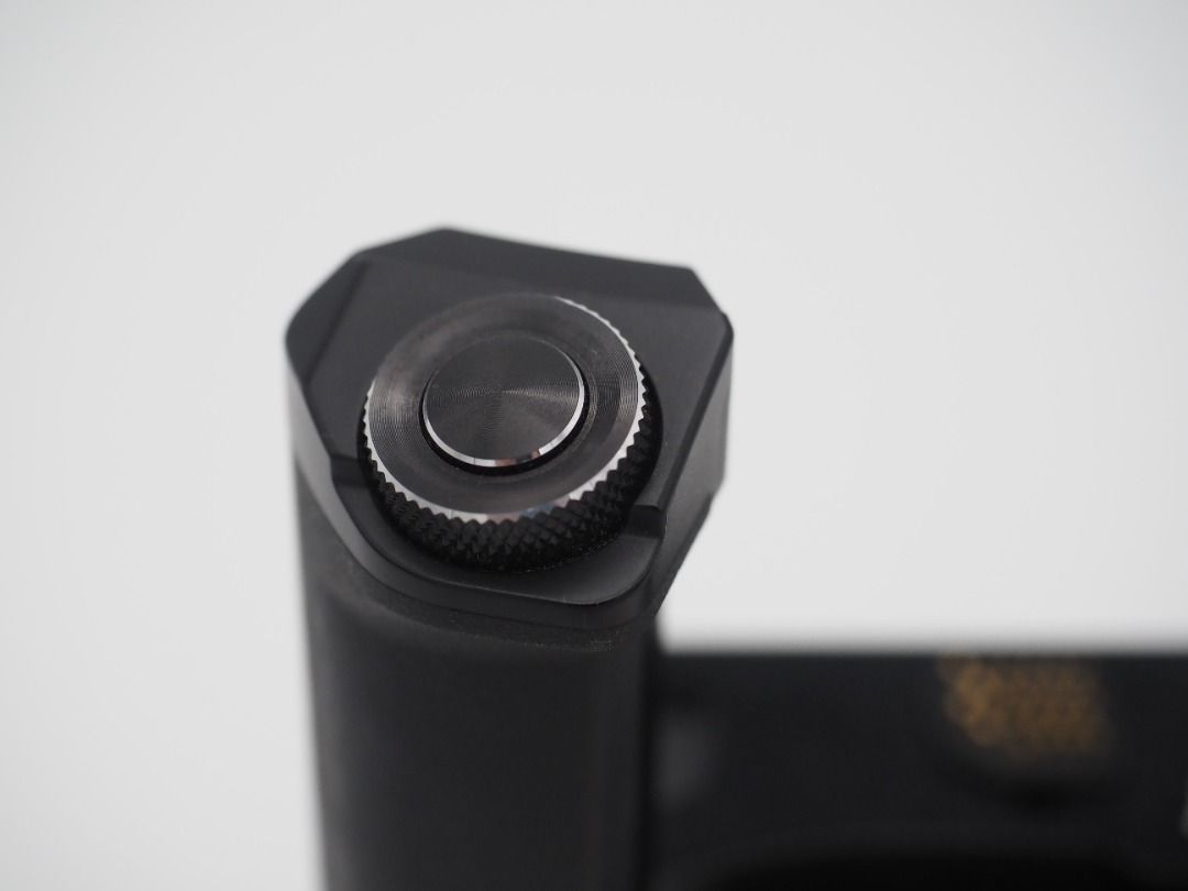 Olympus Ecg-5 External grip with powerpack for Olympus Em5 mark ii ...