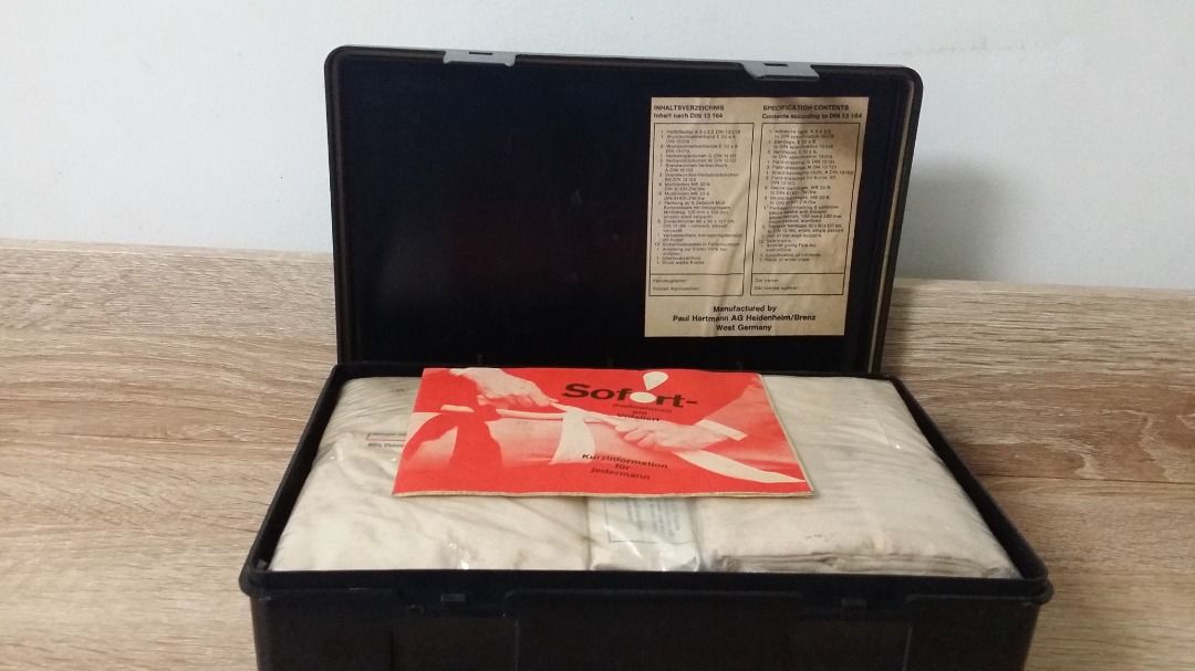 Original Mercedes Benz Fist aid kit for W123 and R107/C107, Car ...