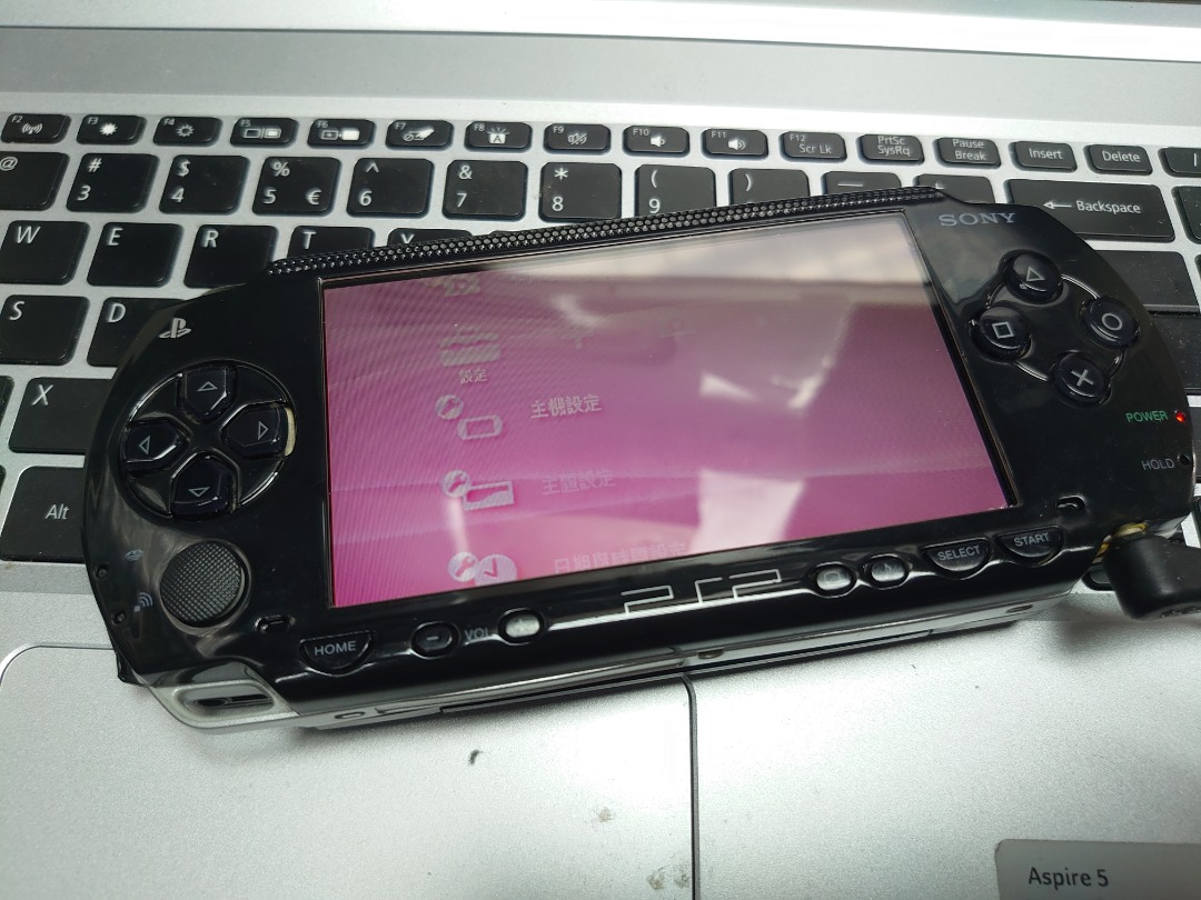 PSP 1000 screen 面冇花 連 usb 叉電線 電池以用 NDSL 電復修好 umd/memory card/ wifi 工作正常, 電子遊戲, 電子遊戲機 ...
