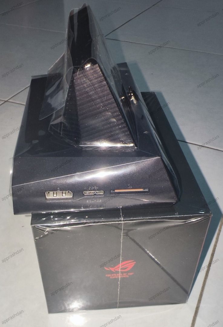 ROG Phone Mobile Desktop Dock (ZS660KL), Mobile Phones & Gadgets ...