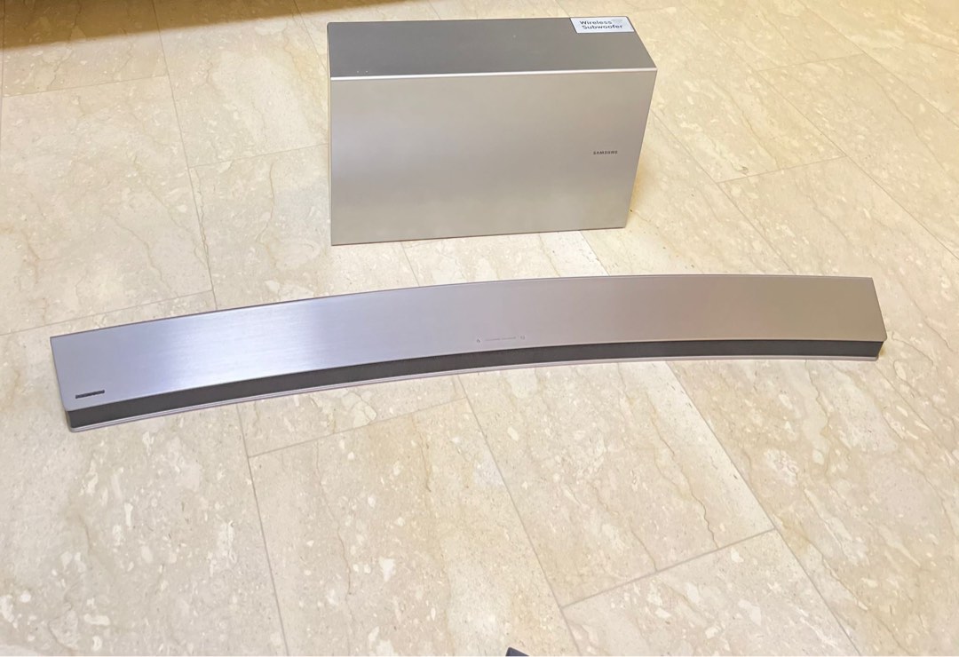 Samsung curve sound bar and subwoofer , Audio, Soundbars, Speakers ...