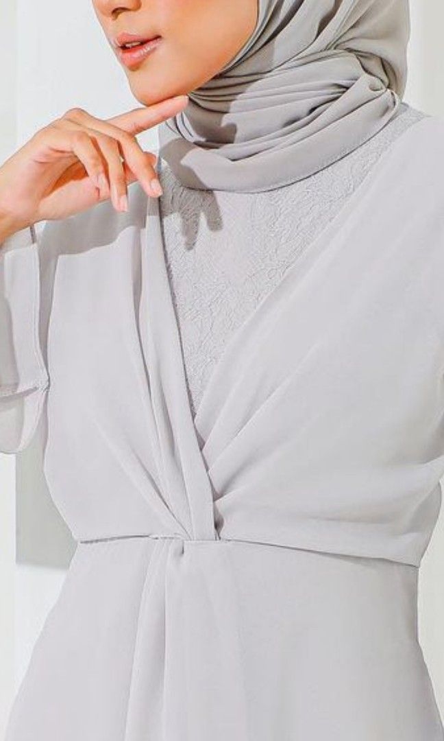 Seyra Grey by Camillia Empire (L), Women's Fashion, Muslimah Fashion ...