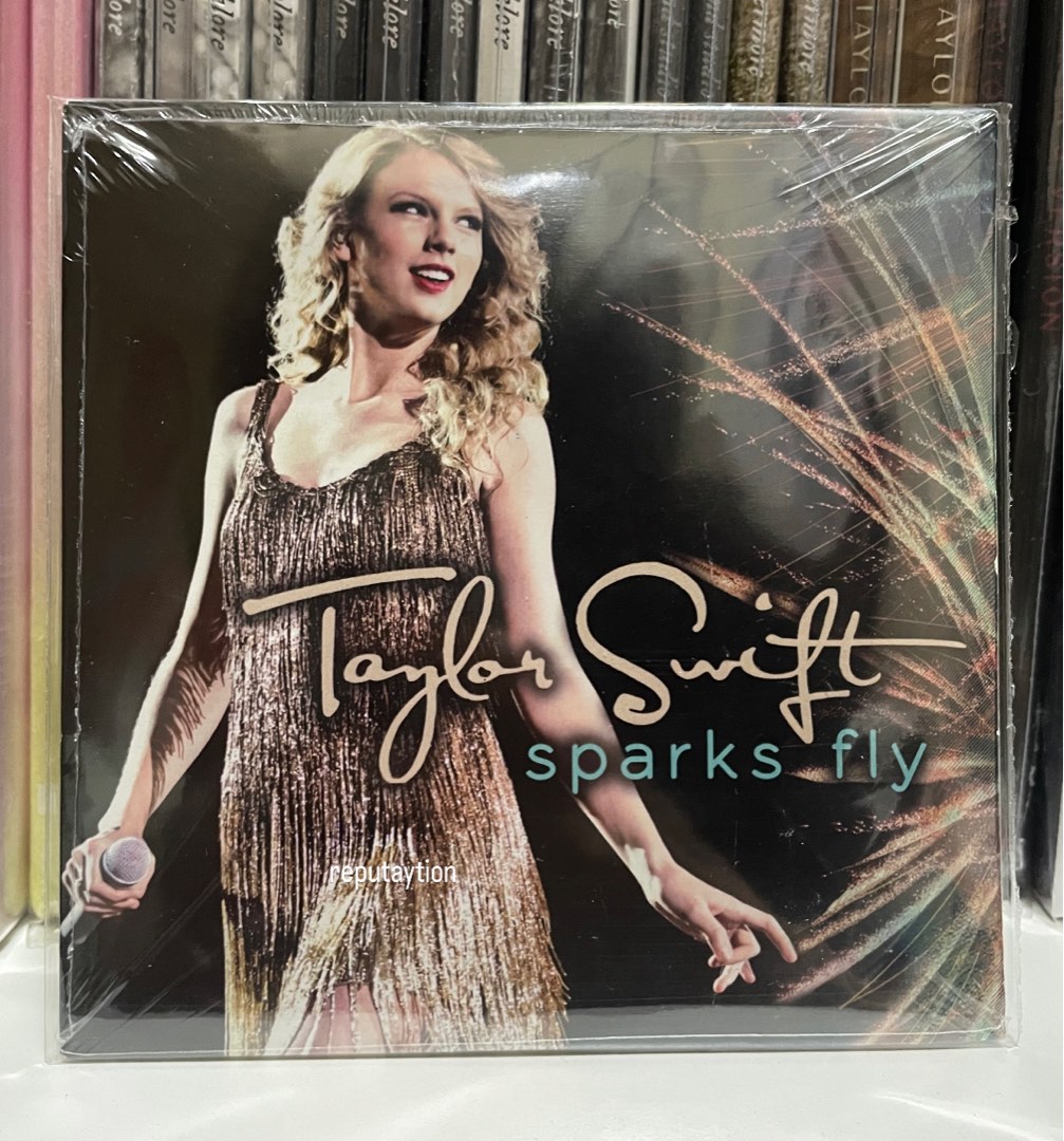 Taylor Swift - Sparks Fly CD Single, 興趣及遊戲, 音樂、樂器 & 配件, 音樂與媒體 - CD 及 ...