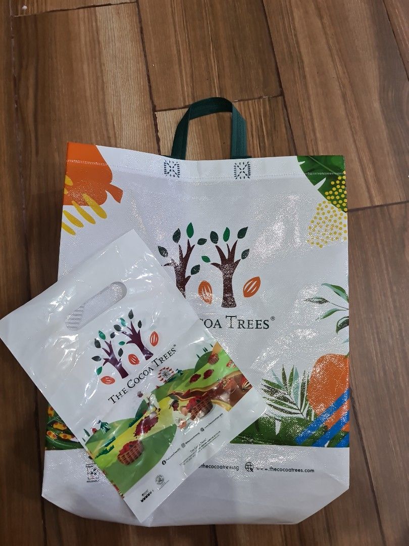 The cocoa trees singapore paper bag, Barang Yang Dicari di Carousell