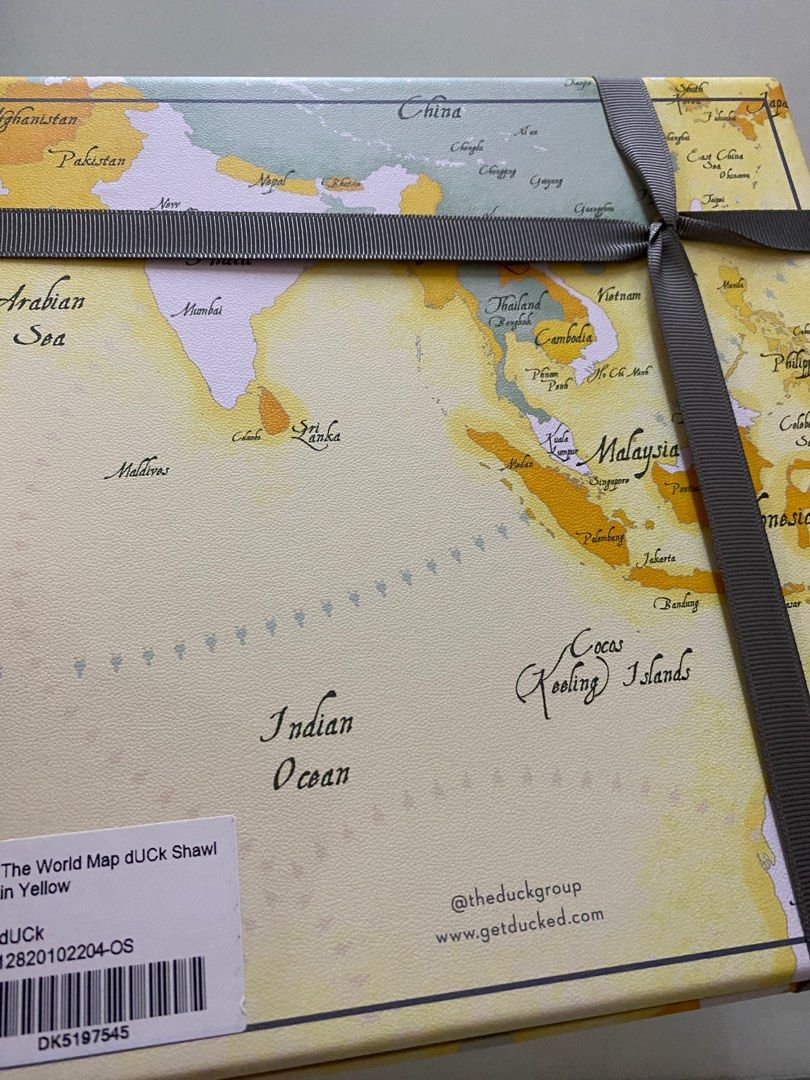 The World Map Duck in Yellow (shawl), Women's Fashion, Muslimah Fashion ...