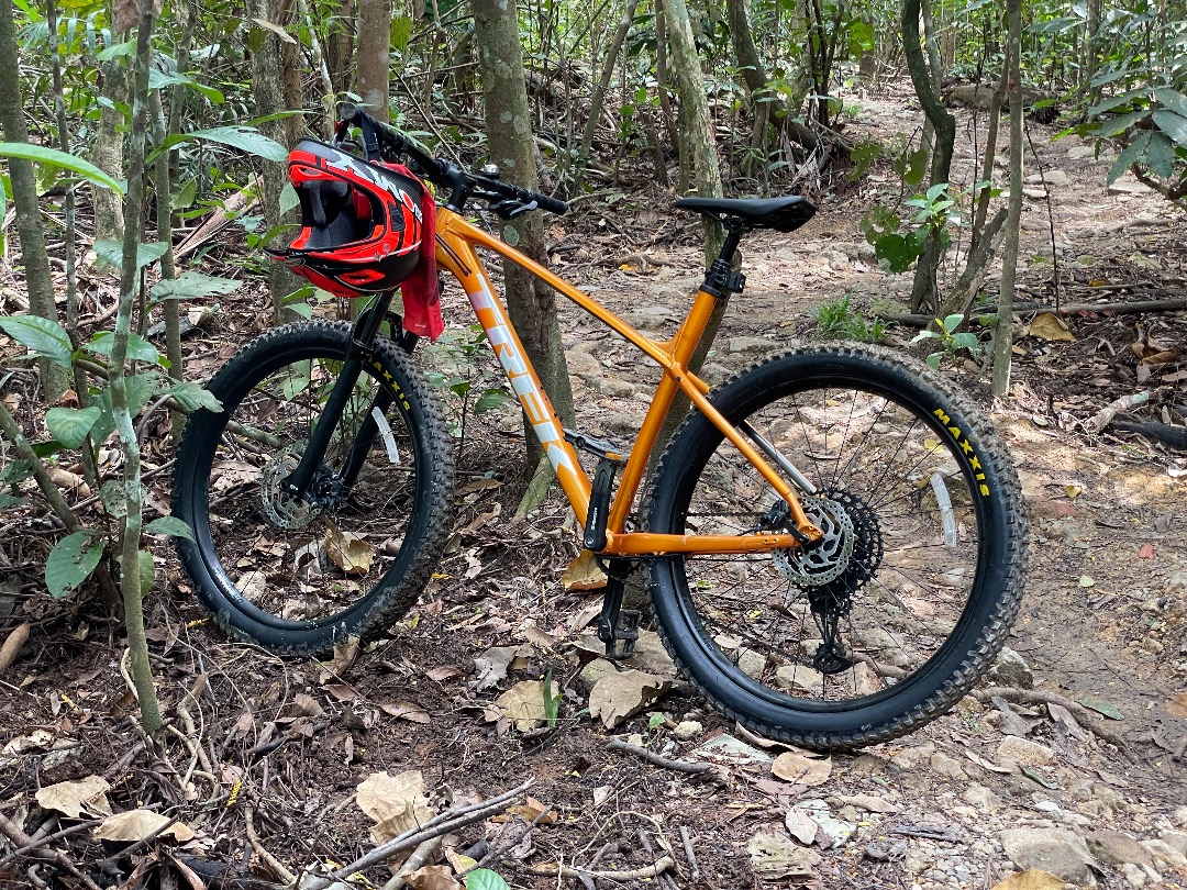 Trek Roscoe 7 XL 2021 MTB XC Mountain Bike, Sports Equipment, Bicycles ...