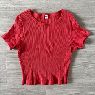 Uniqlo Red Crop Top, Women's Fashion, Tops, Shirts on Carousell