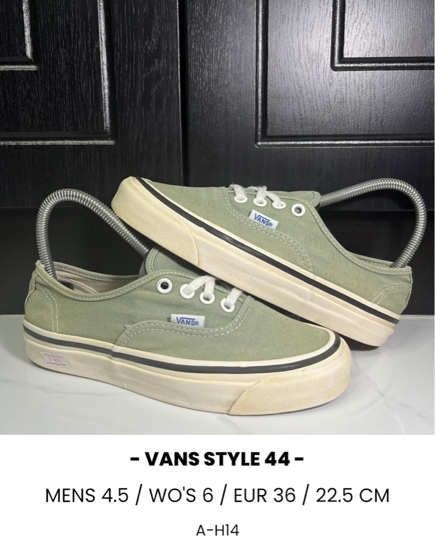 VANS STYLE 44 on Carousell