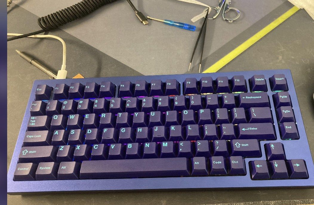CUSTOM KEYCHRON Q1 NAVY |Premium Metal Keyboard |GATERON MILKY YELLOWS ...