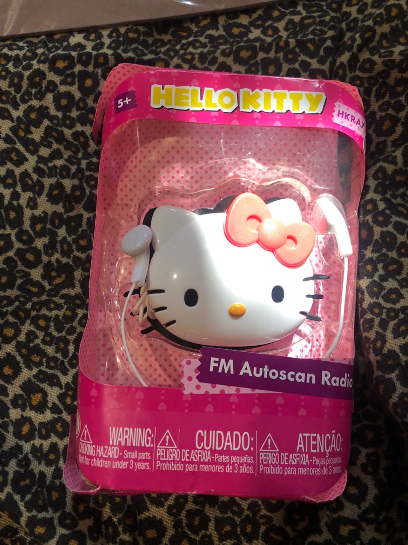 未使用 早期 二手 KT hello kitty 廣播 fm 隨身 收音機, 書籍、休閒與玩具, 收藏、紀念品, 其他古董在旋轉拍賣