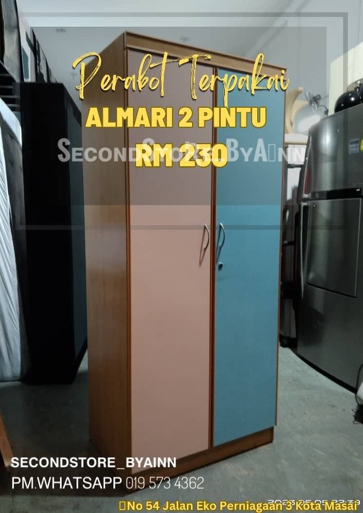 Almari 2 Pintu Terpakai, Furniture & Home Living, Furniture, Shelves ...
