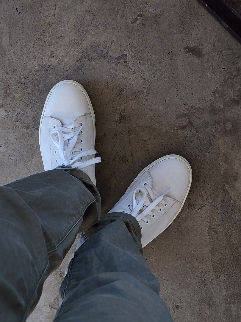 APC White sneakers, Men's Fashion, Footwear, Sneakers on Carousell