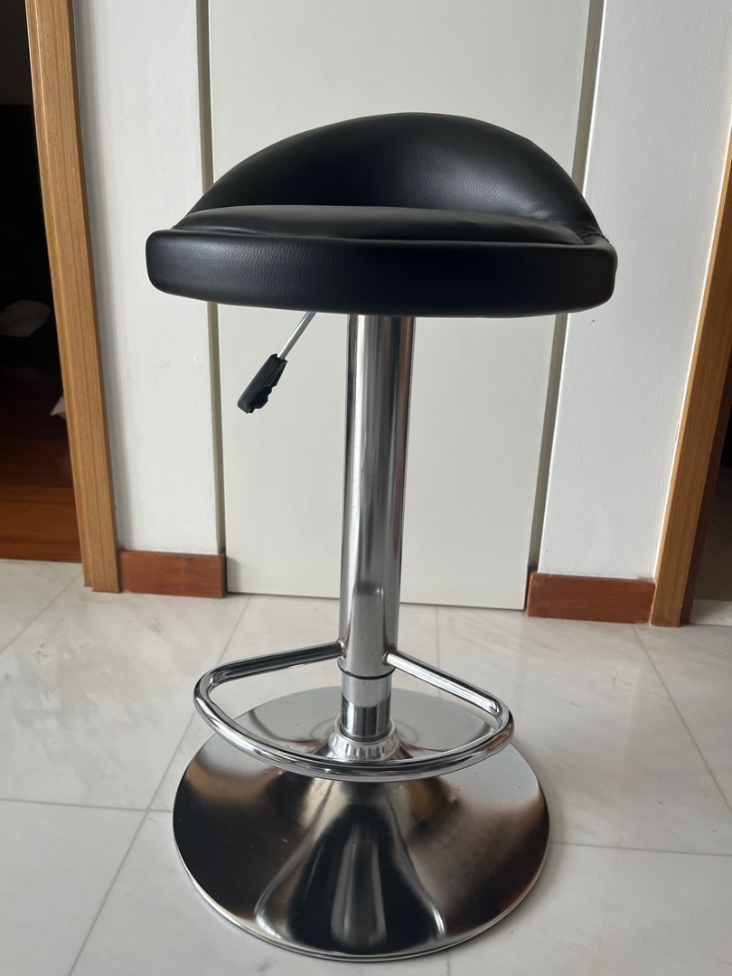 Bar Stool, Furniture & Home Living, Furniture, Chairs on Carousell