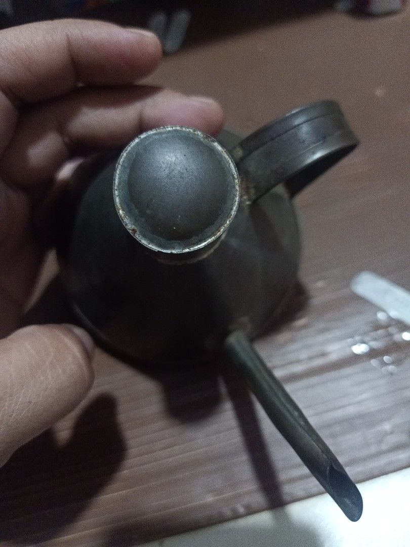 bekas minyak lama - vintage oil can, Hobbies & Toys, Collectibles ...
