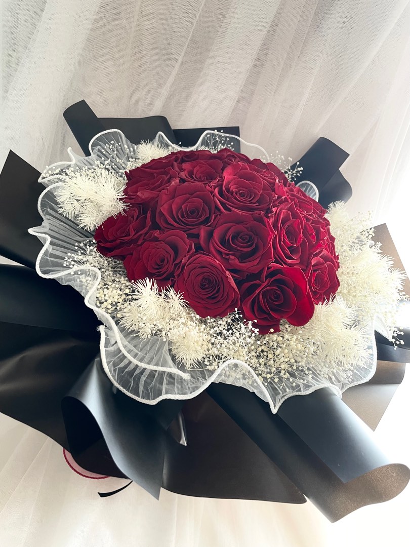 Bespoke 21 Preserved classic red roses bouquet/ proposal bouquet ...