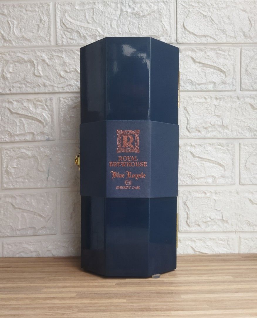 Botol bekas miras Royal Brewhouse Blue Royale 700ml, Antik, Pajangan di ...