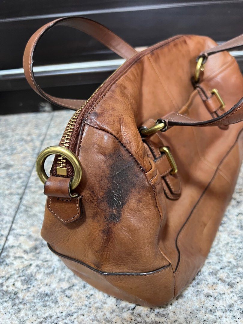 coach sling bag, Women's Fashion, Bags & Wallets, Cross-body Bags on ...