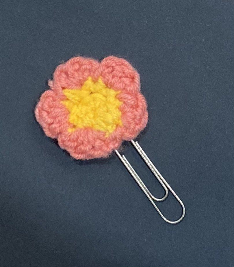 crochet flower paper clip, Hobbies & Toys, Stationery & Craft, Handmade ...