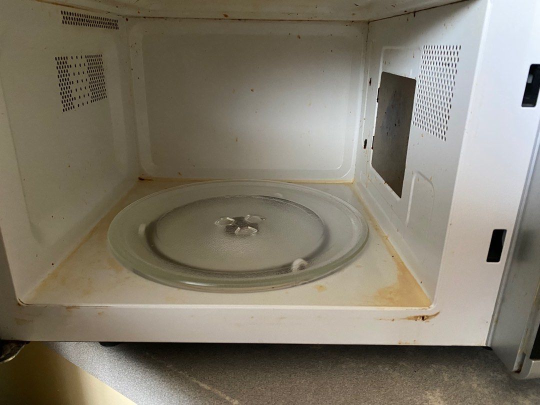 Defective microwave oven (american home) on Carousell