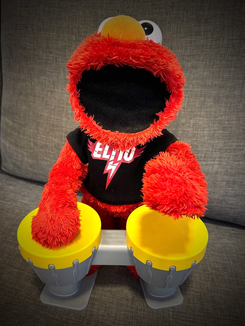 Elmo with Drums, Hobbies & Toys, Toys & Games on Carousell