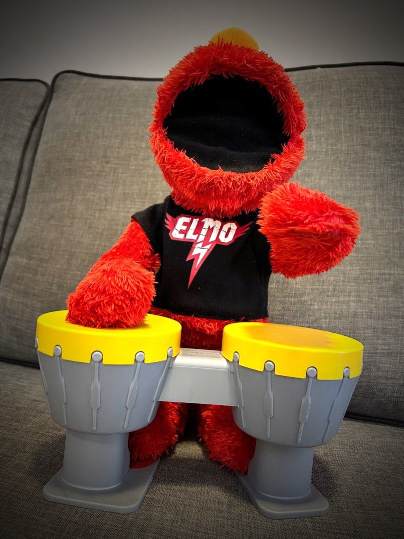 Elmo with Drums, Hobbies & Toys, Toys & Games on Carousell