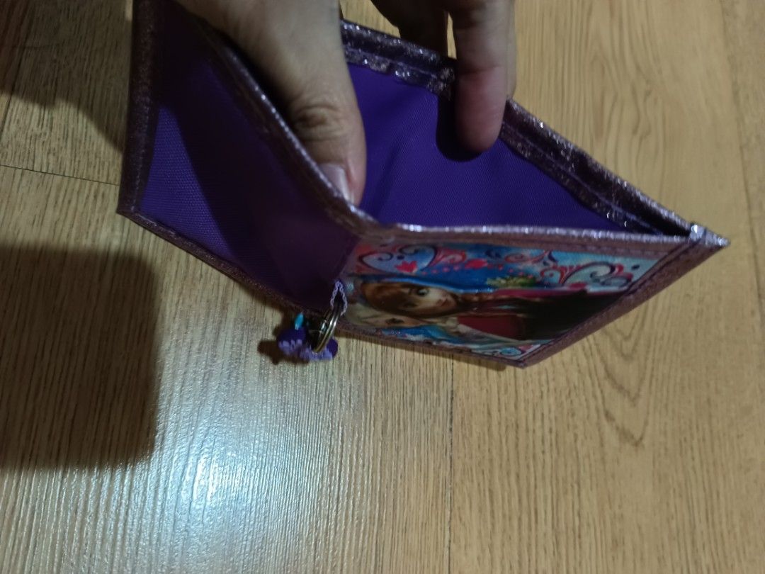 Frozen elsa anna wallet for girls on Carousell