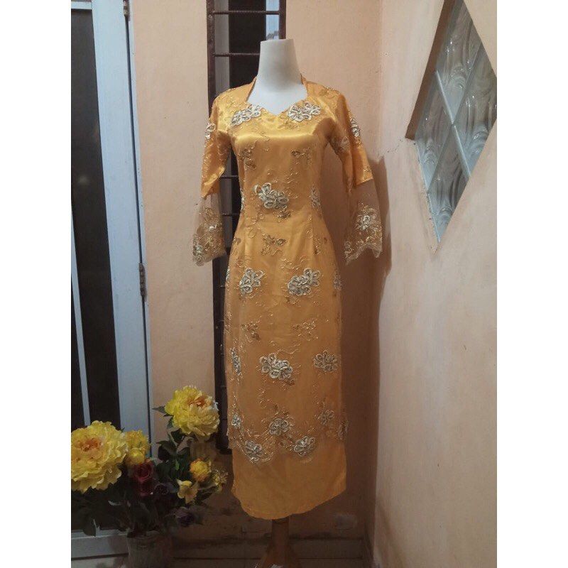 Gaun pesta gold, Fesyen Wanita, Pakaian Wanita, Gaun & Rok di Carousell