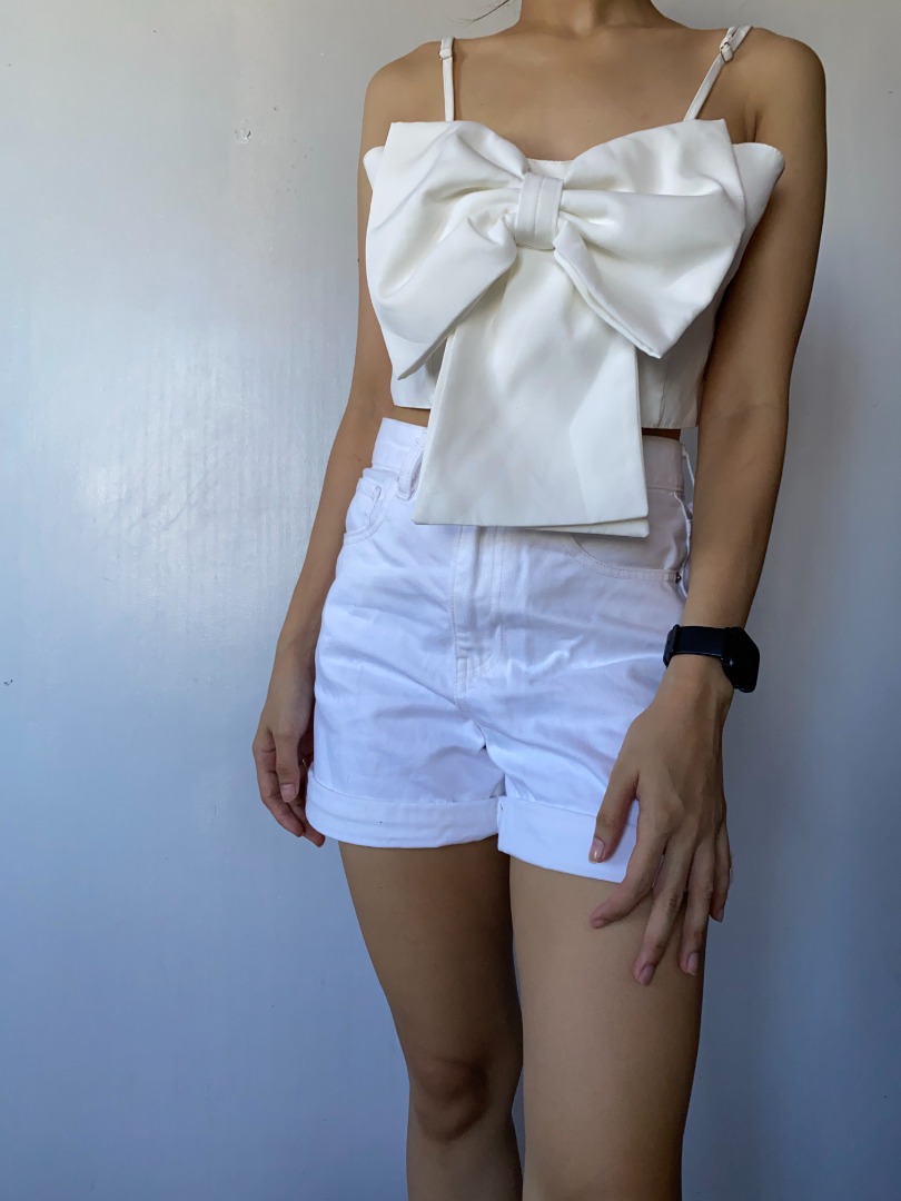 HQ Jennie big ribbon crop top on Carousell