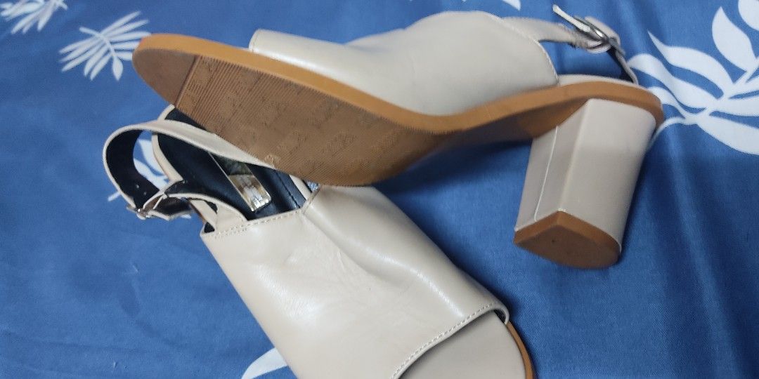 Korean shoopen, Women's Fashion, Footwear, Sandals on Carousell