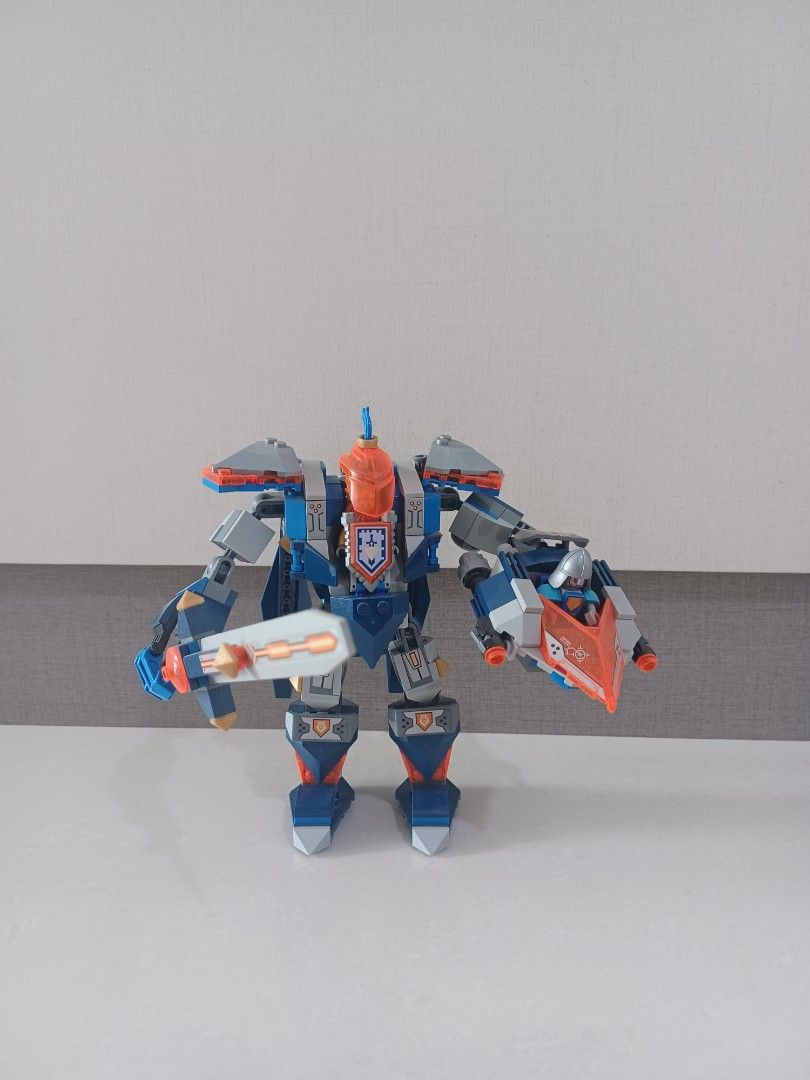 LEGO Nexo Knights 70327 The King's Mech, Hobbies & Toys, Toys & Games ...