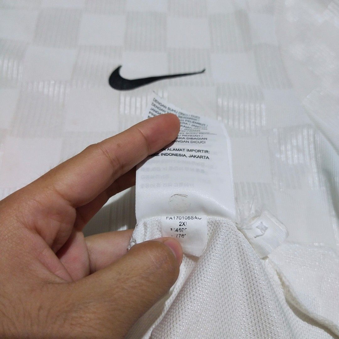 NIKE CHECKERED, Men's Fashion, Activewear on Carousell