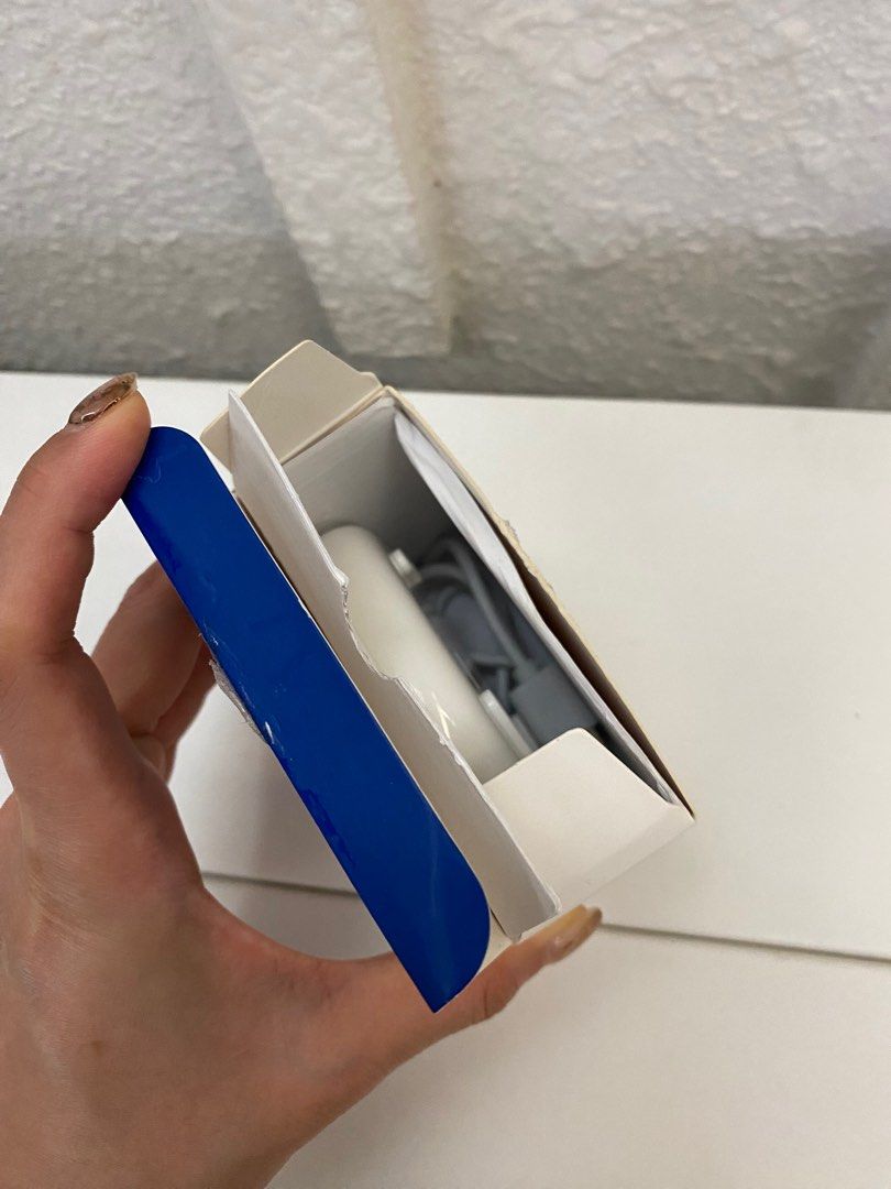 Raze UV消毒噴霧差電座, 手提電話, 電話及其他裝置配件, 充電器及電線 - Carousell