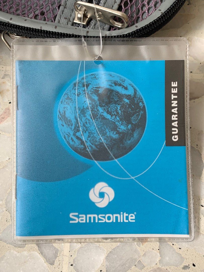 Samsonite Worldproof 225 Series Airstop Plus Lucid Plus Toilet Kit ...