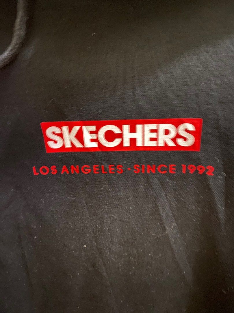 Skechers box logo on Carousell