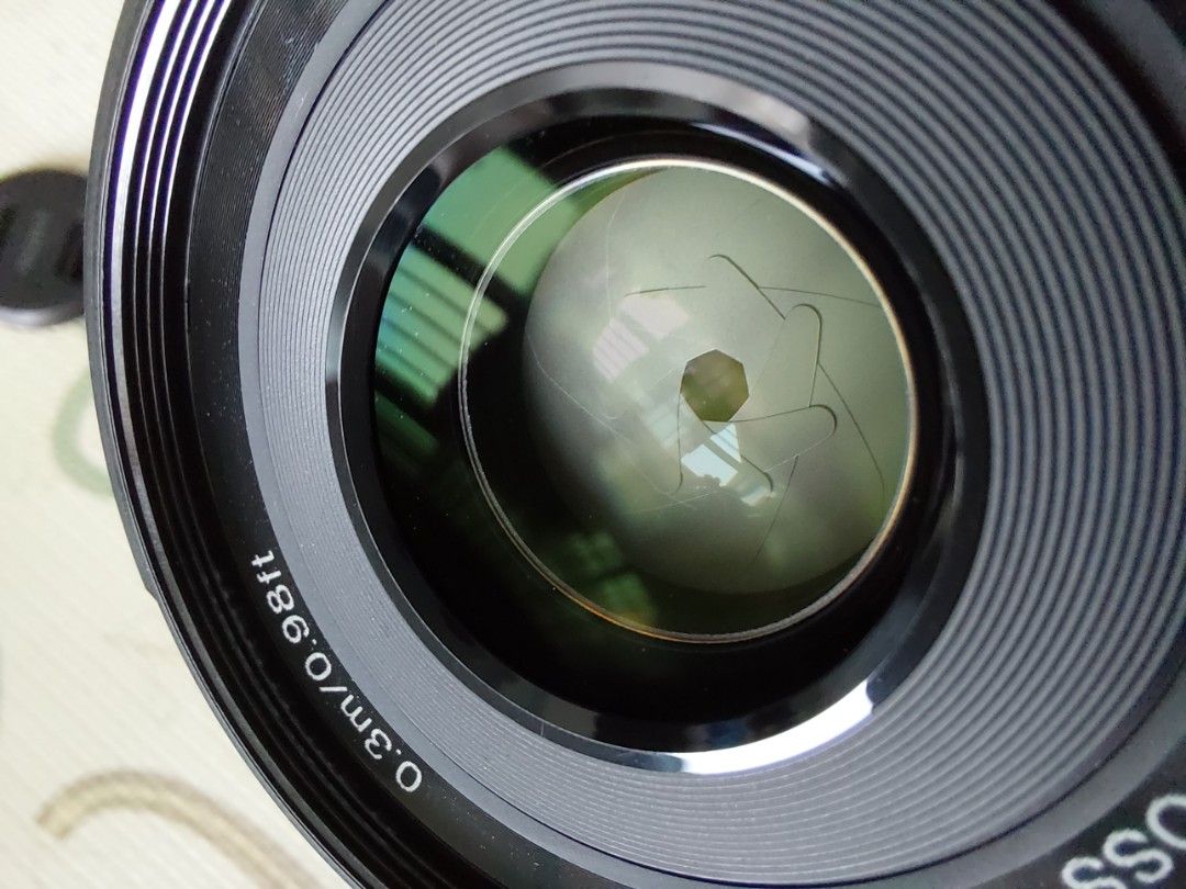 Sony SEL 35mm F1.8 APSC, Photography, Lens & Kits on Carousell