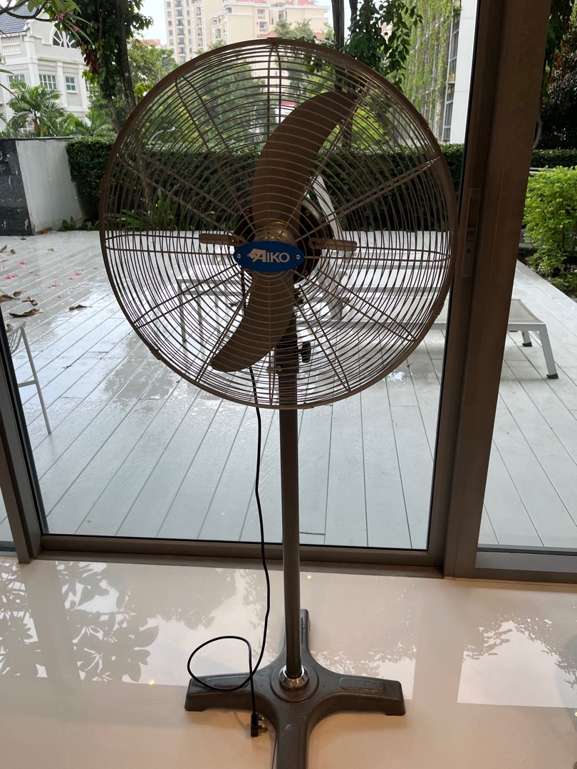 STAND FAN, Furniture & Home Living, Lighting & Fans, Fans on Carousell