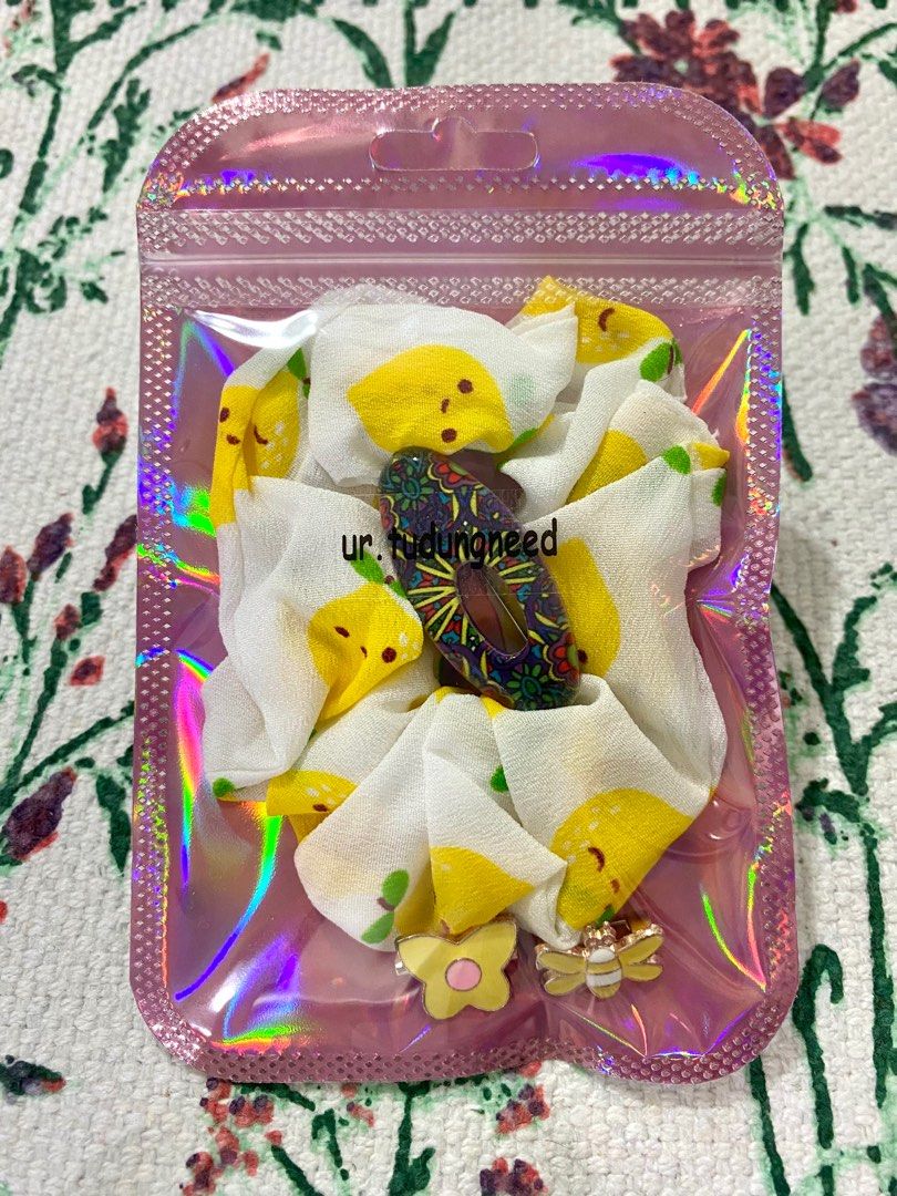 tudung hijab essentials gift set, pins, brooch, mask extenders, Women's ...