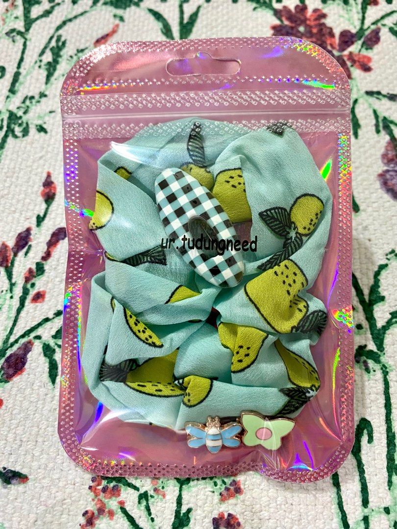 tudung hijab essentials gift set, pins, brooch, mask extenders, Women's ...