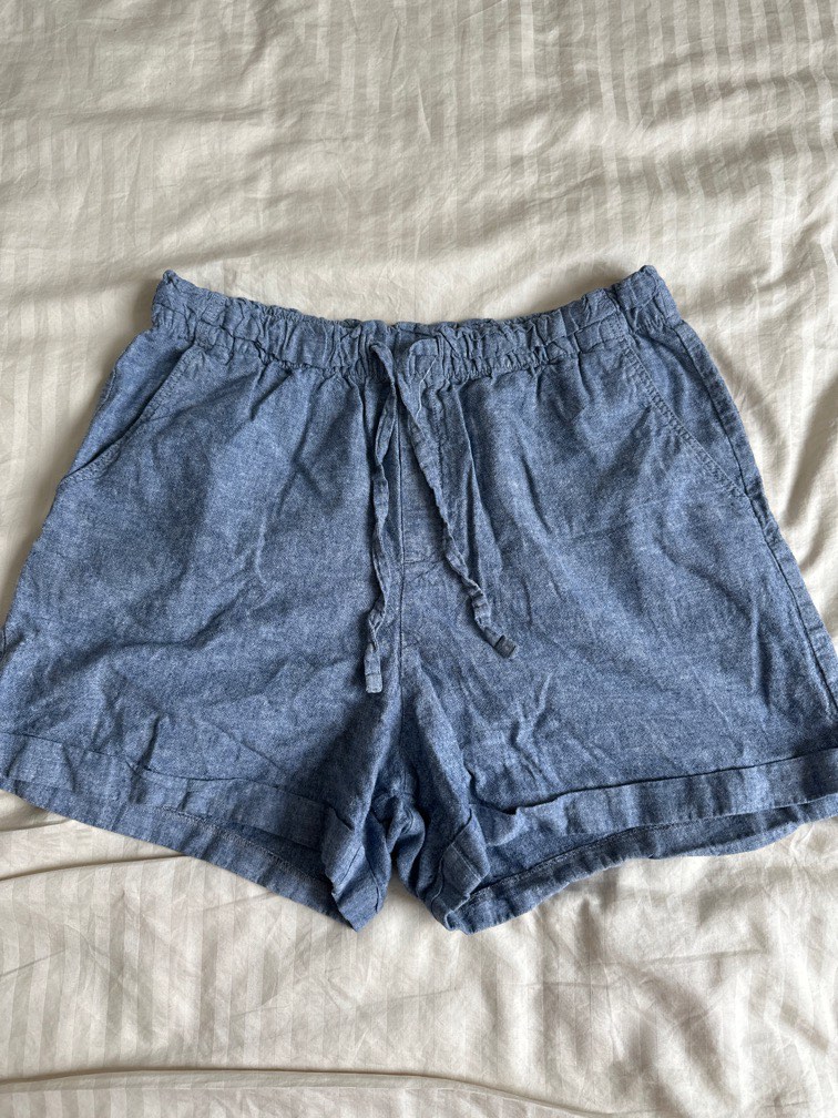 Uniqlo shorts, Women's Fashion, Bottoms, Shorts on Carousell