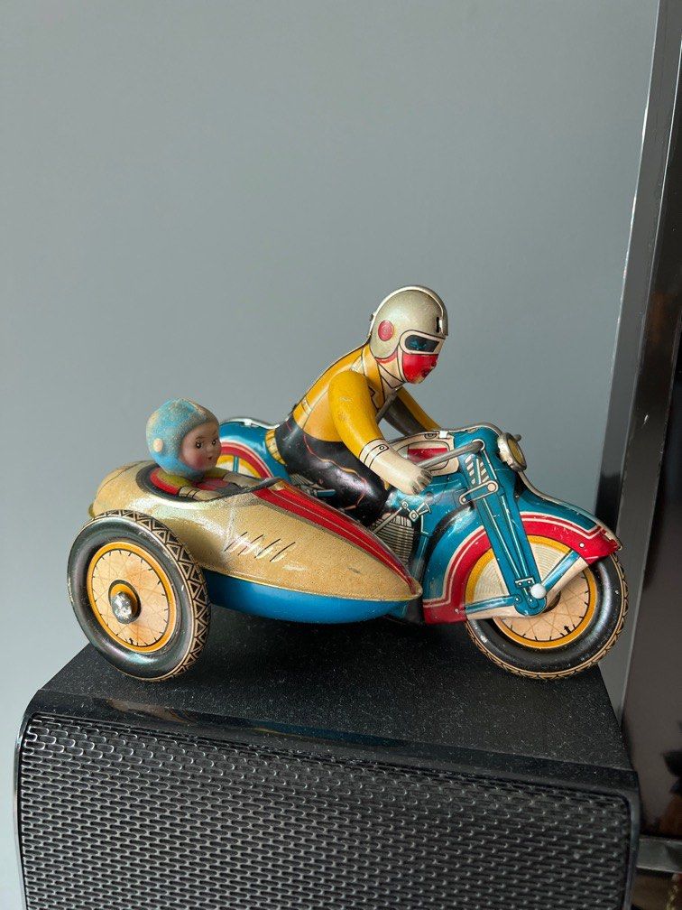 Vintage China tin toy - 1970s, Hobbies & Toys, Toys & Games on Carousell