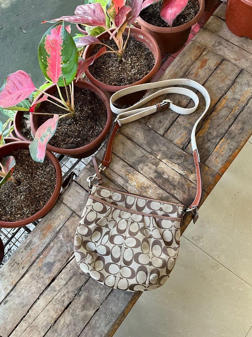 Vintage COACH U-shaped Bag on Carousell
