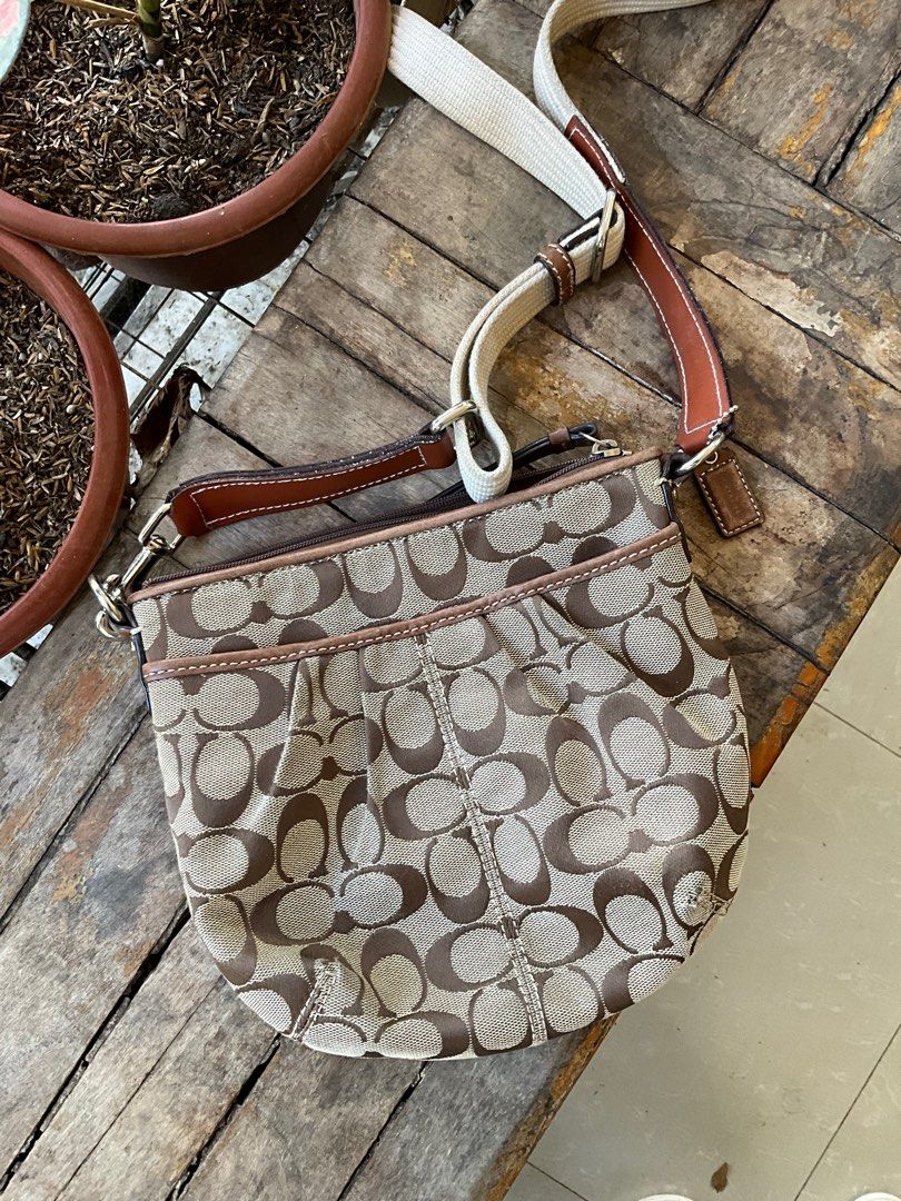 Vintage COACH U-shaped Bag on Carousell