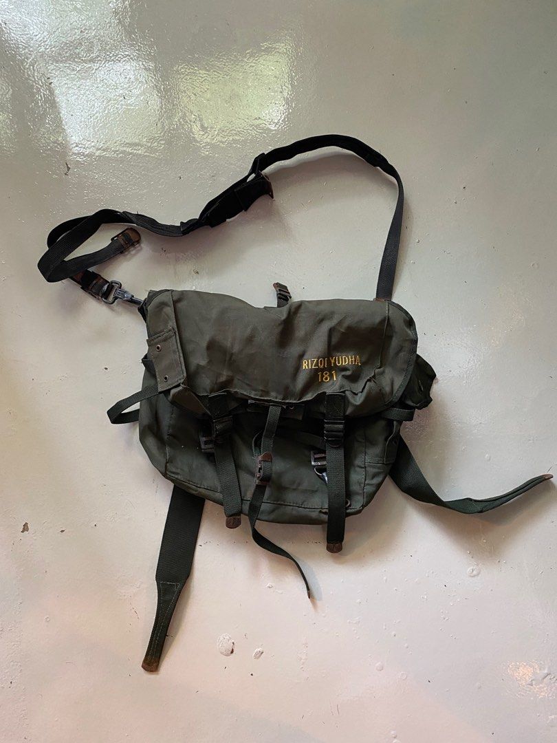 Vintage M-1945 Dark Green Canvas Military Combat Sling Bag, Men's ...