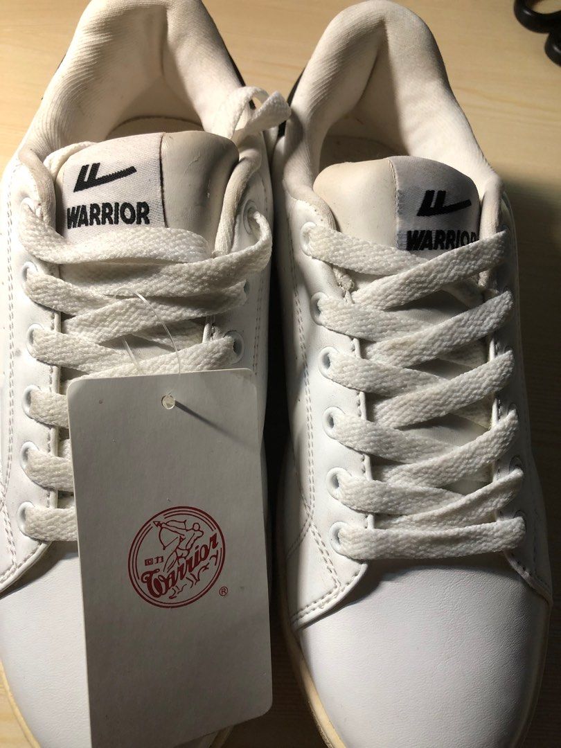 WARRIOR Shoes, Women's Fashion, Footwear, Sneakers on Carousell