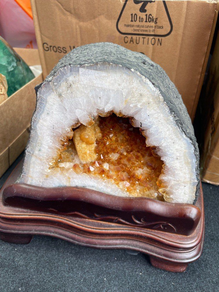 yellow amethyst crystal cave, Hobbies & Toys, Memorabilia ...